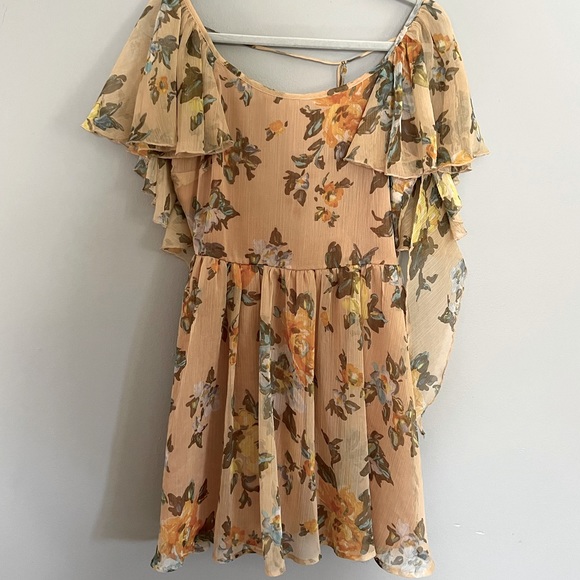 Mimi Chica | Tops | Mimi Chica Peach Floral Tunic With Tie And Zipper ...
